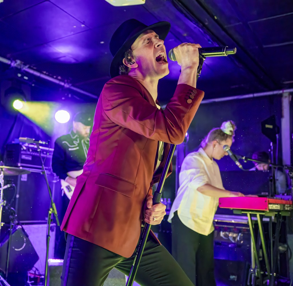 Maxïmo Park's Electrifying Show: A Night to Remember